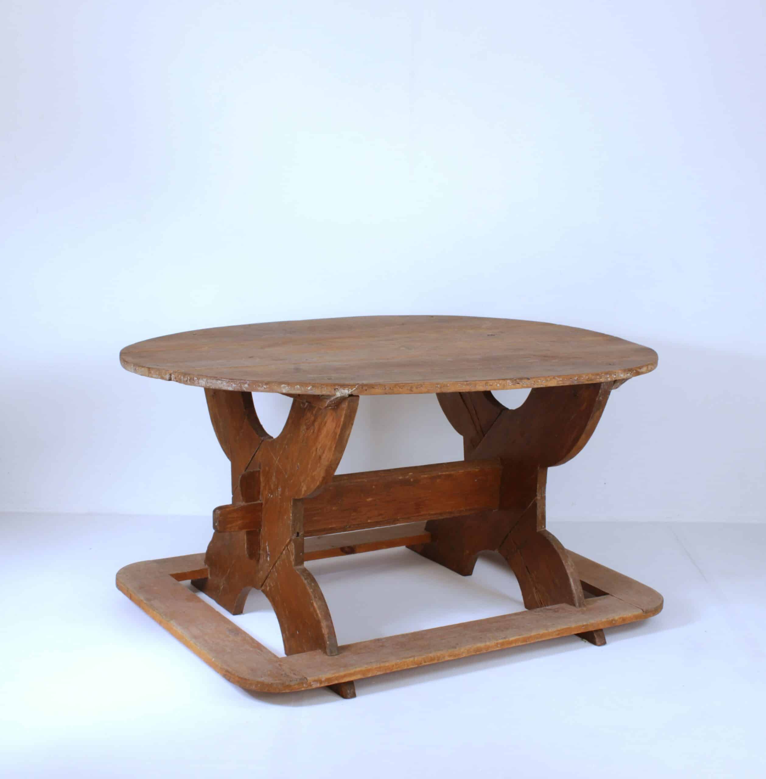 Rustic bistro table - Deulin Antiques Rustic bistro table