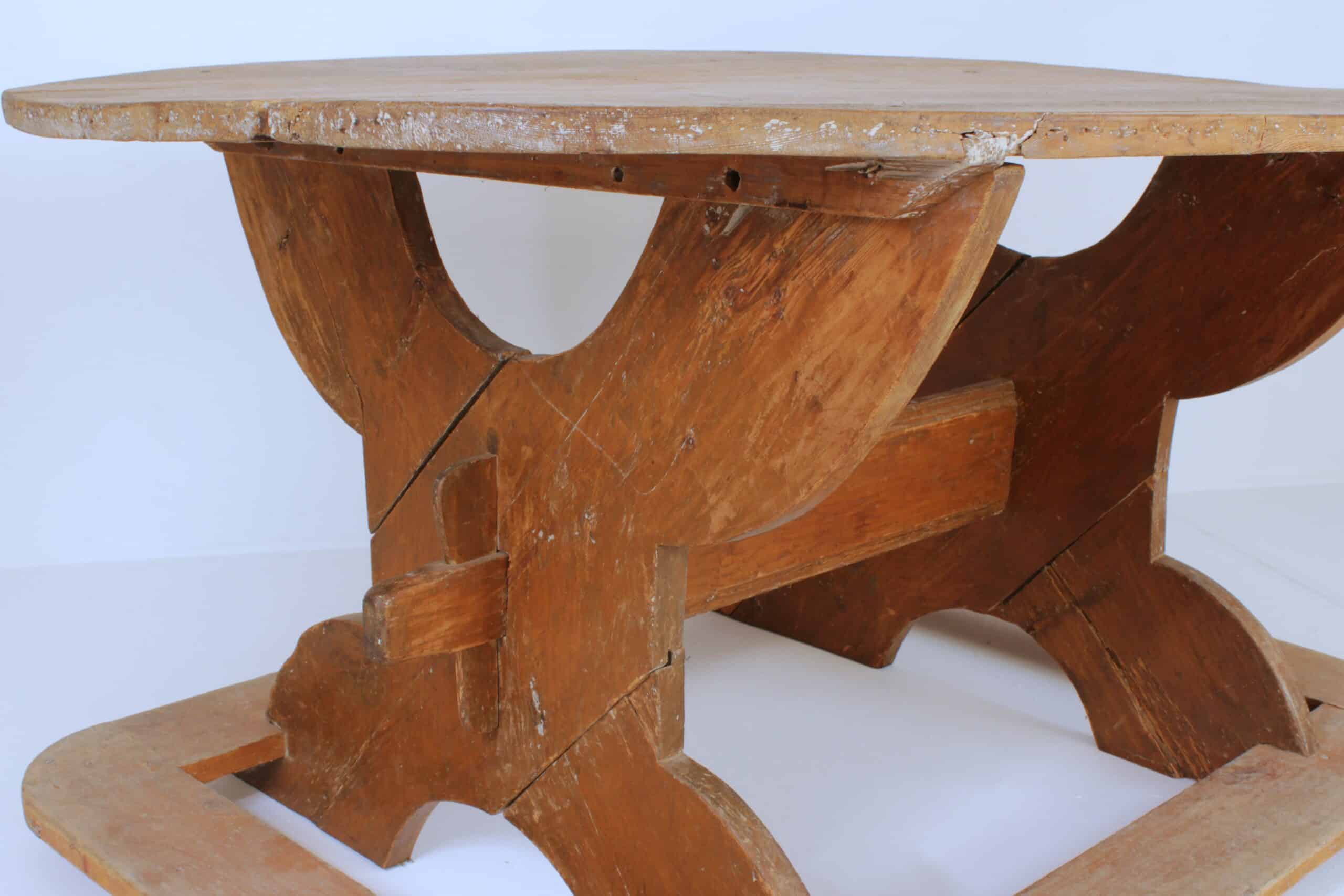Rustic bistro table - Deulin Antiques Rustic bistro table