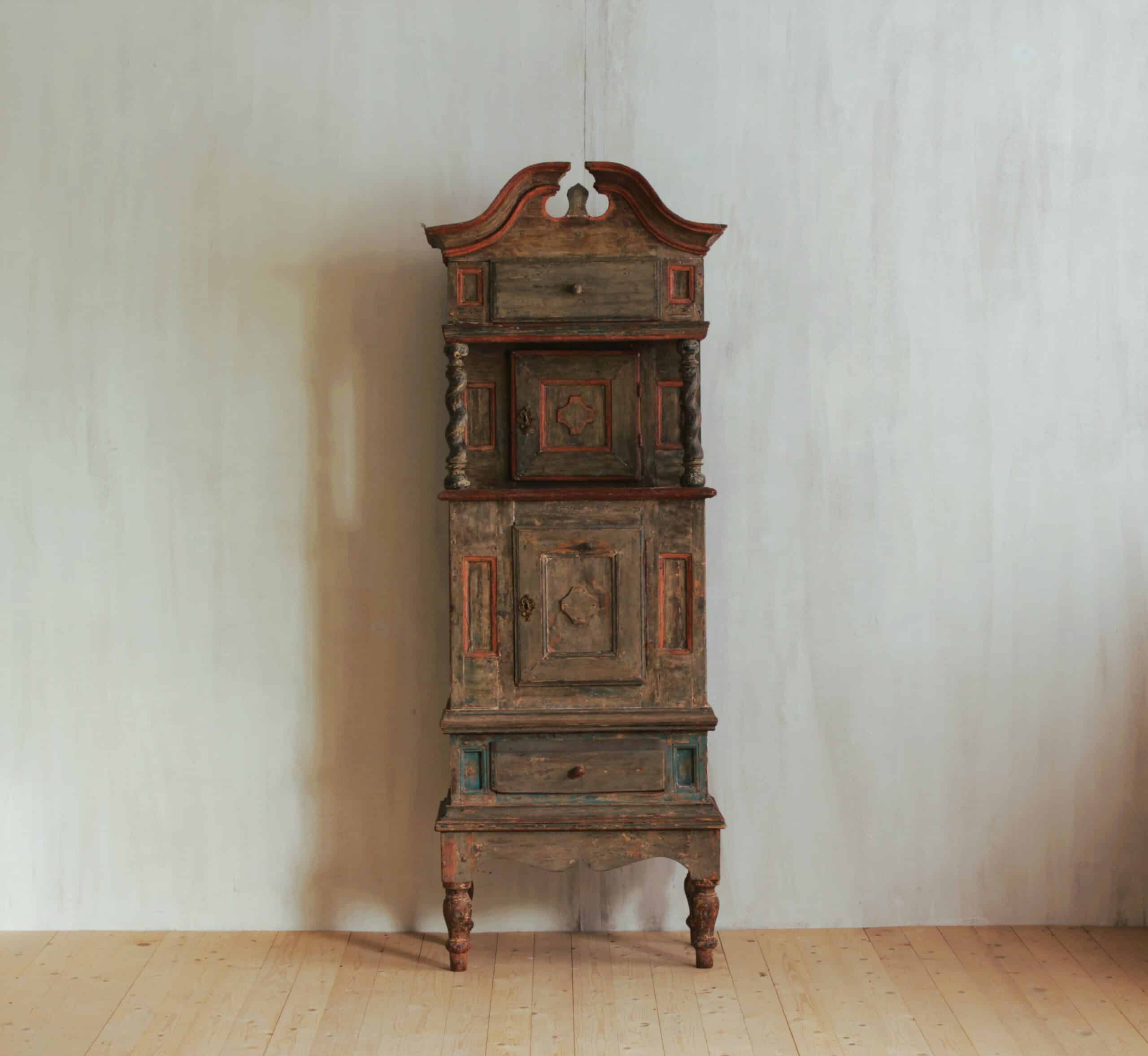 Small baroque cabinet - Deulin Antiques Small baroque cabinet
