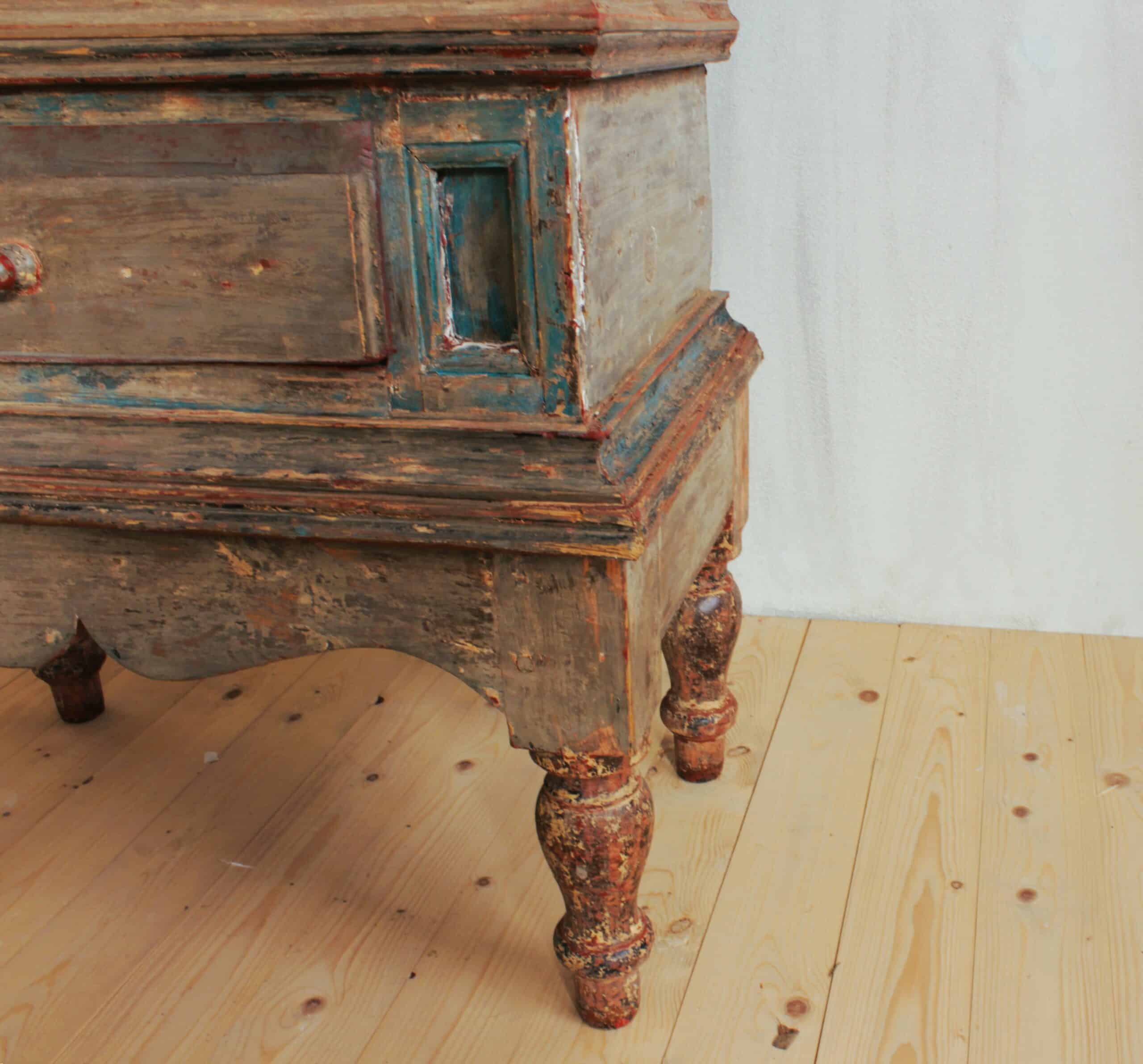 Small baroque cabinet - Deulin Antiques Small baroque cabinet