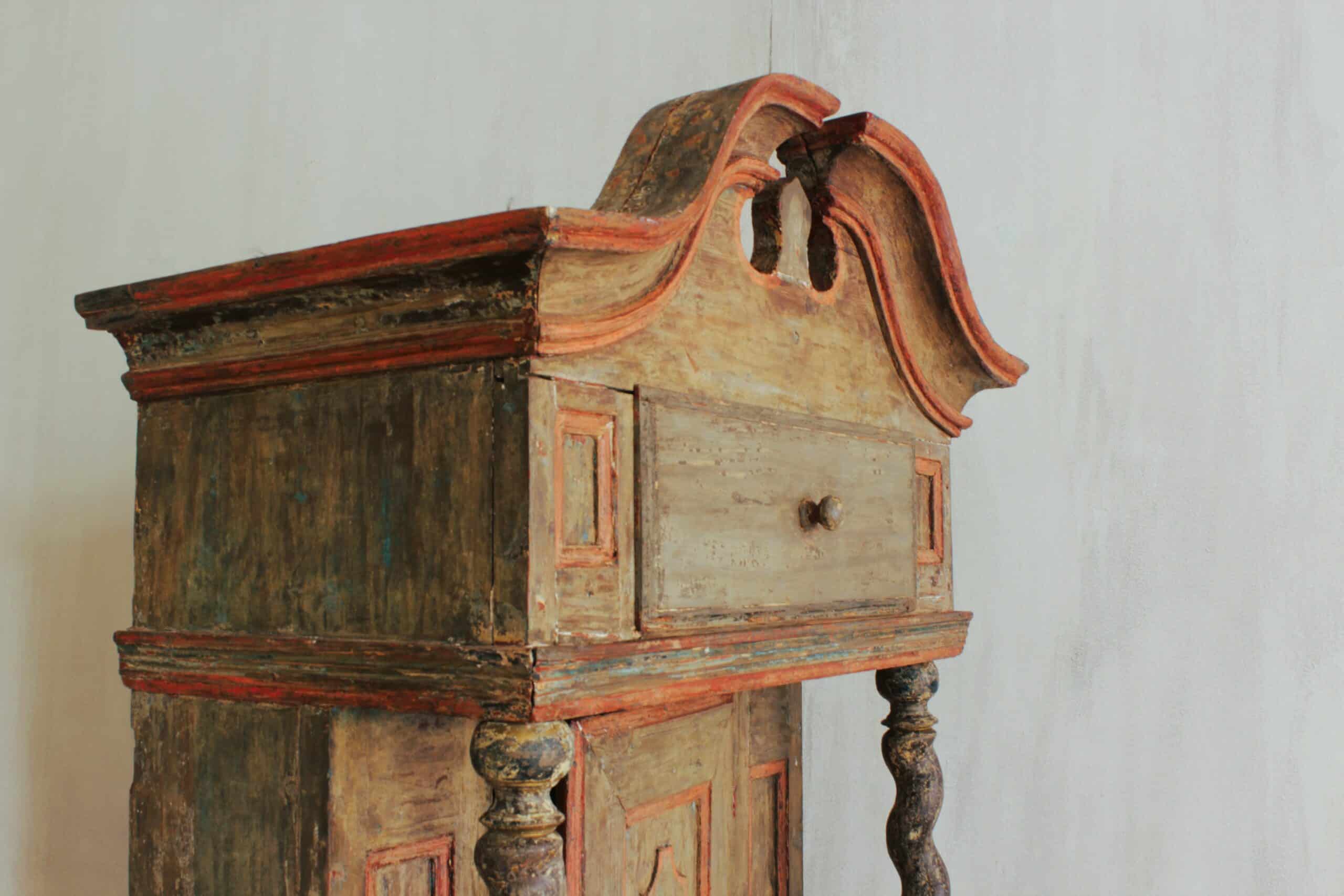 Small baroque cabinet - Deulin Antiques Small baroque cabinet